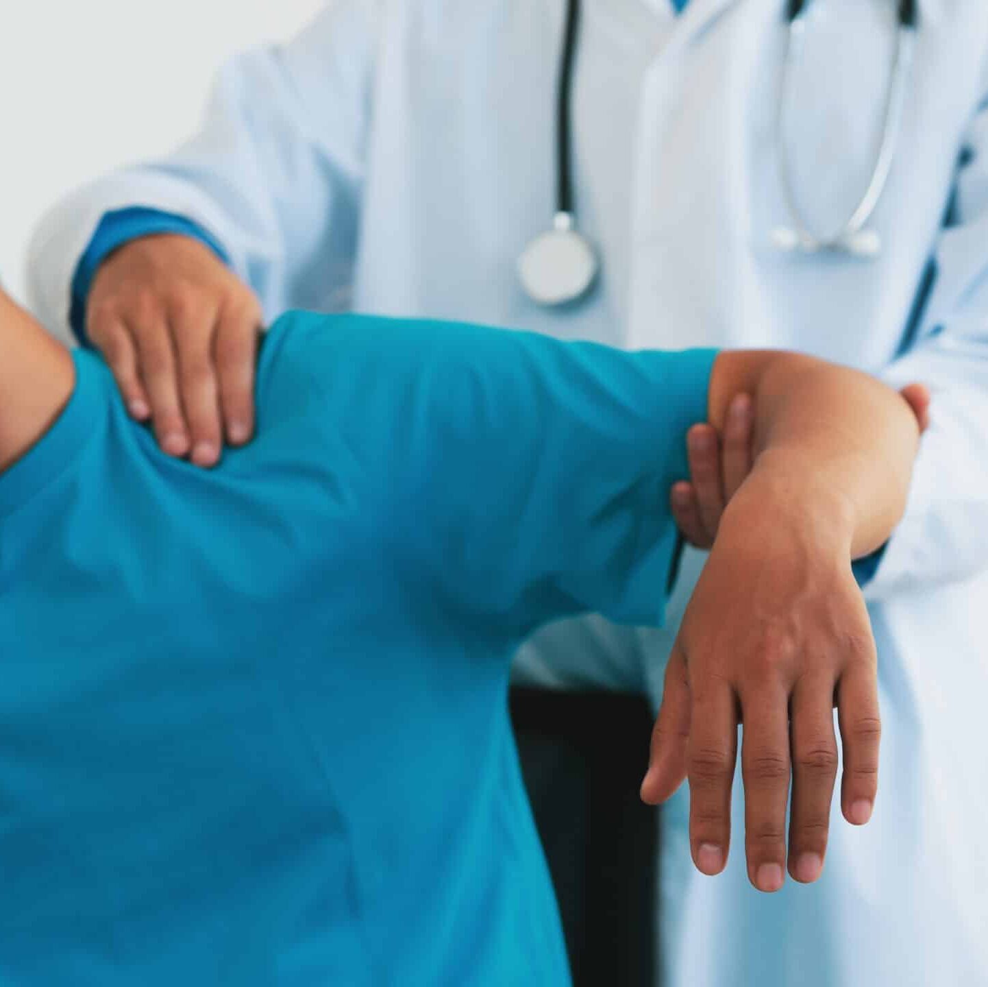 Shoulder pain pumps, relationship to chondrolysis become focus of ...