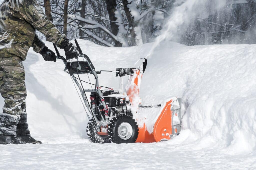 Briggs & Stratton Recalling 5,400 Snow Blowers Over Fuel Leak And Fire ...